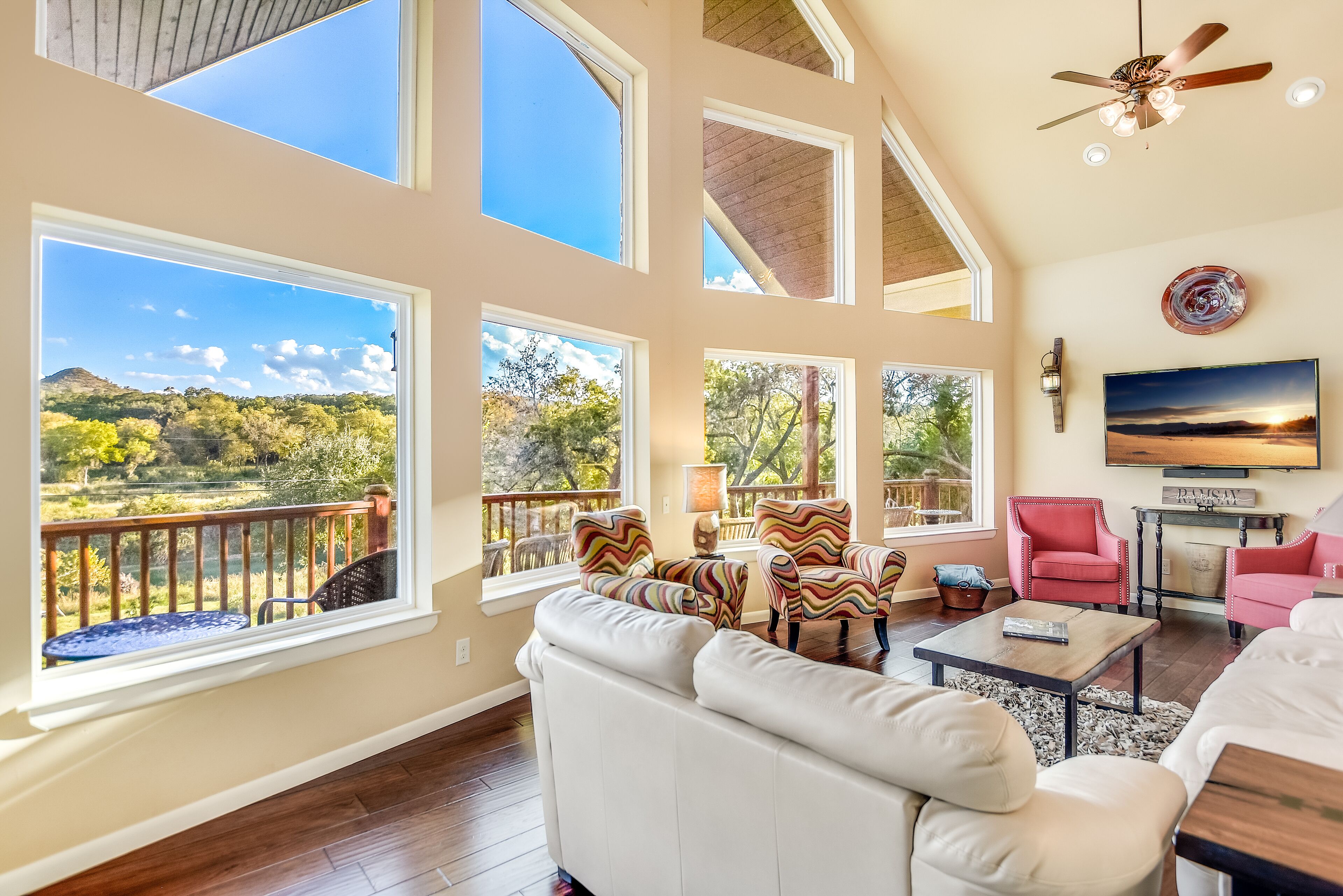 Lauras Lodge - Beautiful River, Kayaks, Paddle Board, Tubes, Hot Tub - Bienvenue! - Wimberley, TX