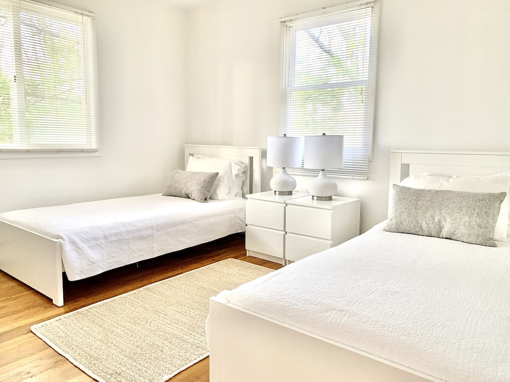 Bright, Light Home W/ Modern Kitchen, 4-5 Minute Drive To East Hampton Village! - Wölffer Estate Vineyard, Sagaponack