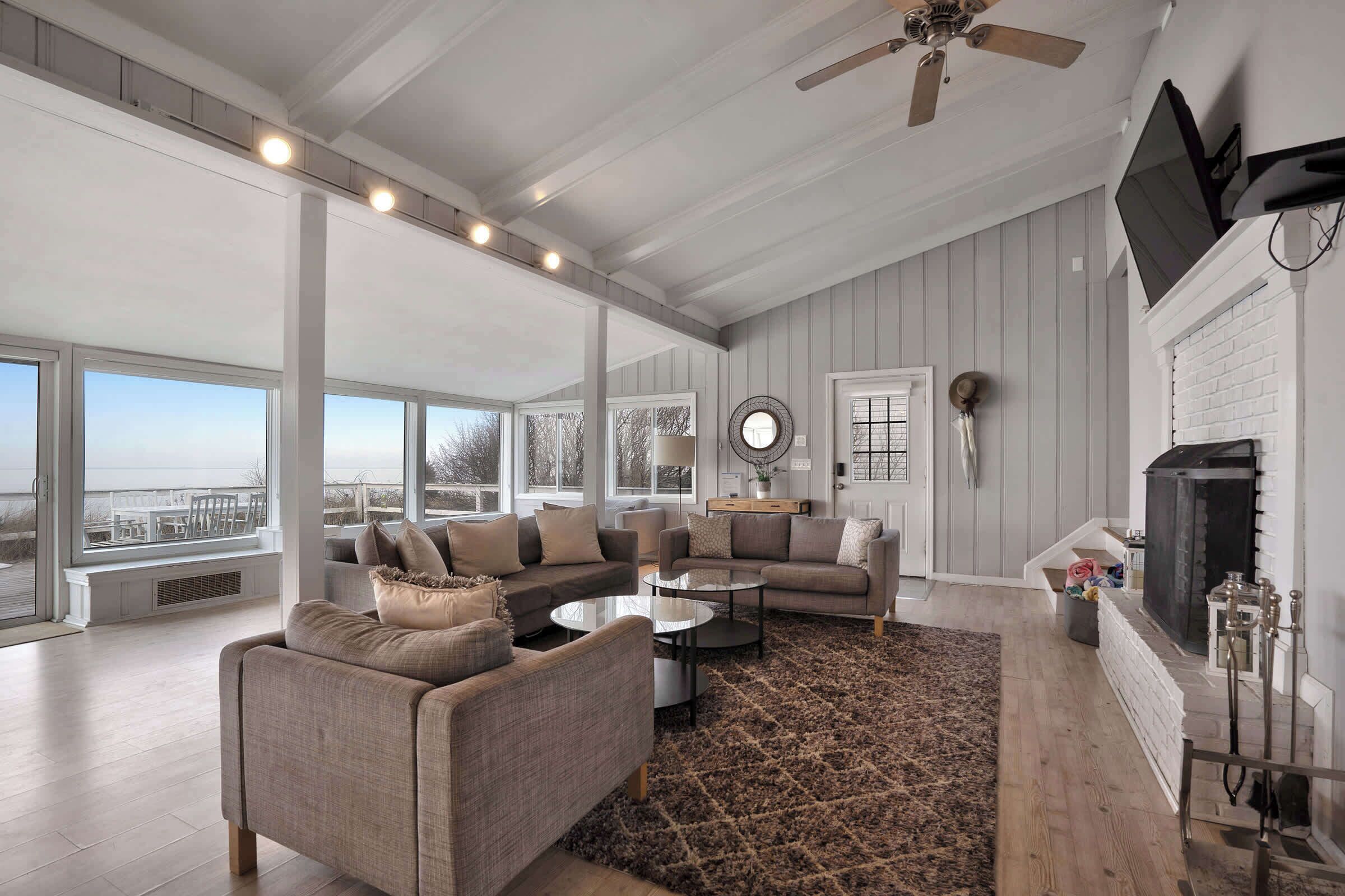 Soundview Beach House | Deck, Kayaks & Beach - Long Island, NY