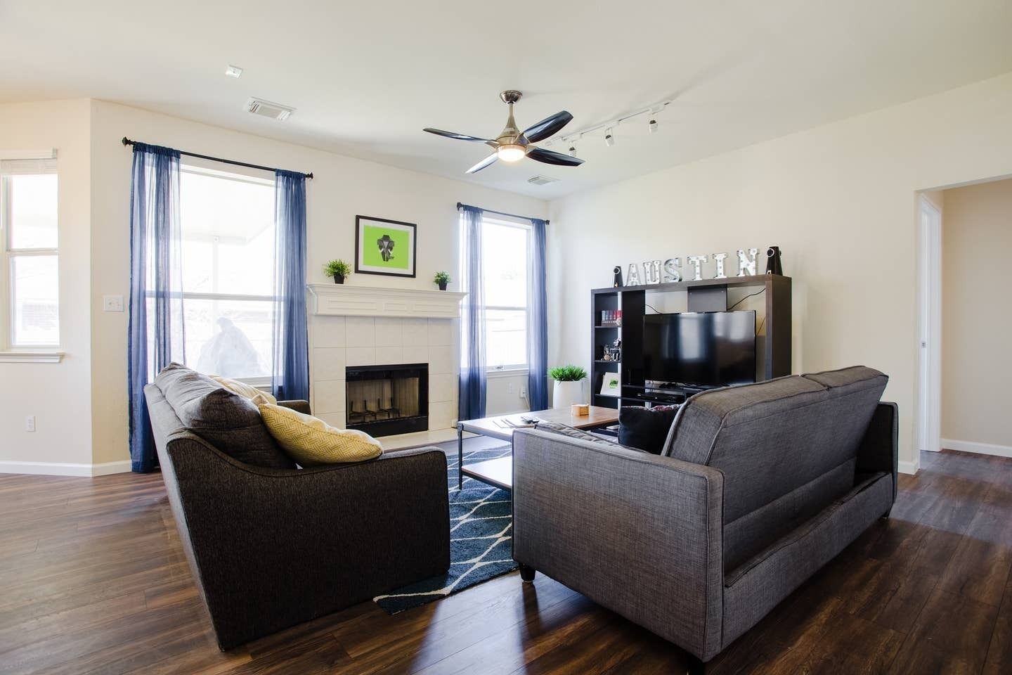 5 Bedrooms - Spacious & Clean + Game Room - Texas