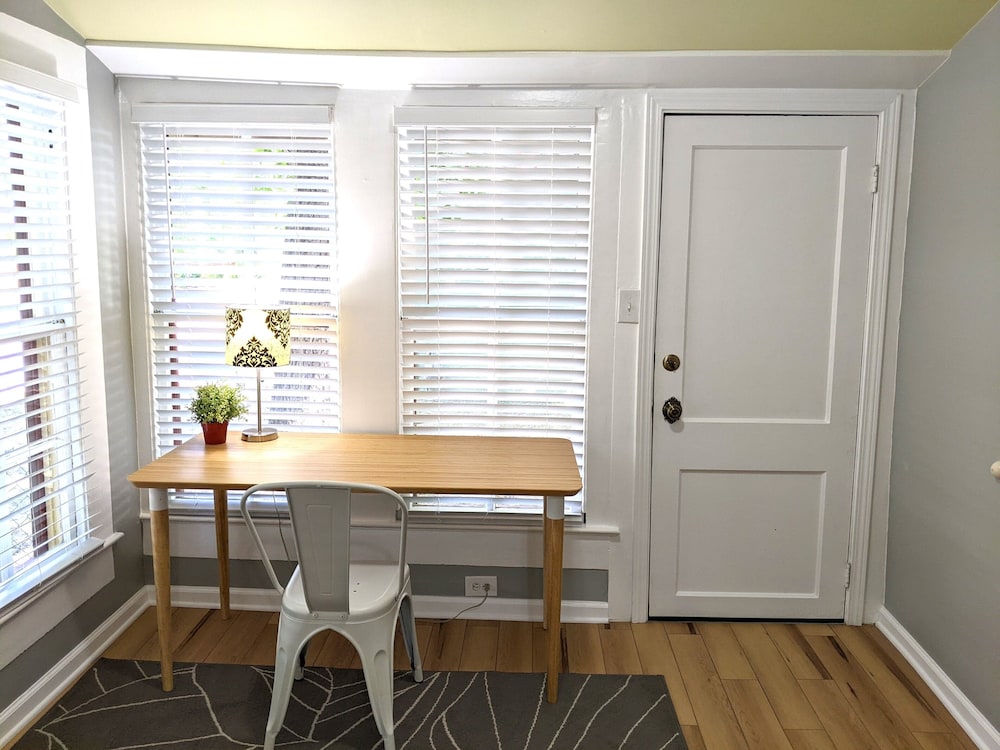 Spacious 1br W/ Office In Hyde Park - Austin, TX