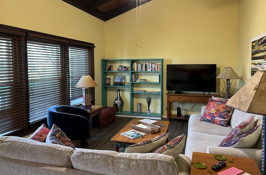 Kaleido House: King Bed, Deck, Close To Park/town - 奧斯汀