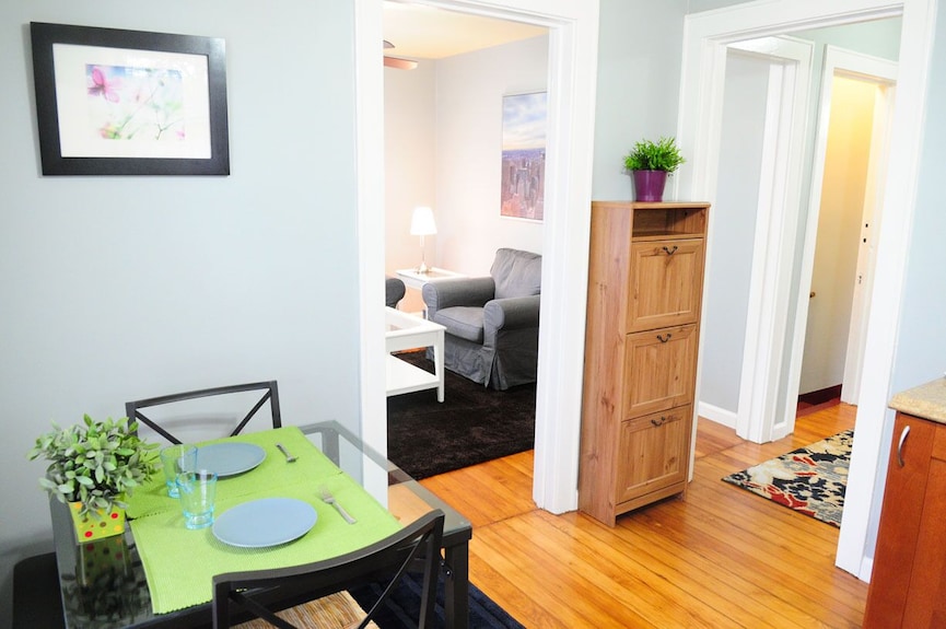 2bd / 1ba - The Treehouse - 1930's Hyde Park Home Por Ut / Downtown - Austin, TX