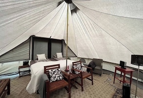 Cortinas/cortinados opacos, Wi-fi grátis, roupa de cama fornecida 