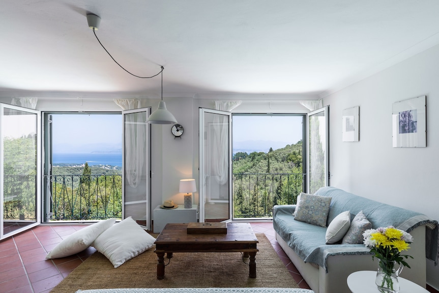 Nu Speciale Aanbieding Villa Met Zwembad En Adembenemend Uitzicht Over Kassiopi - Kassiopi