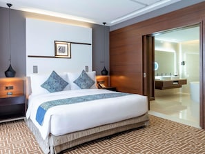 Suíte presidencial, 2 camas de casal | Roupas de cama antialérgicas, frigobar, cofres nos quartos, escrivaninha