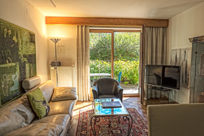 Apartment With Garden & Swimming Pool, Pets Allowed, Mountain Railways For Free - Innsbruck