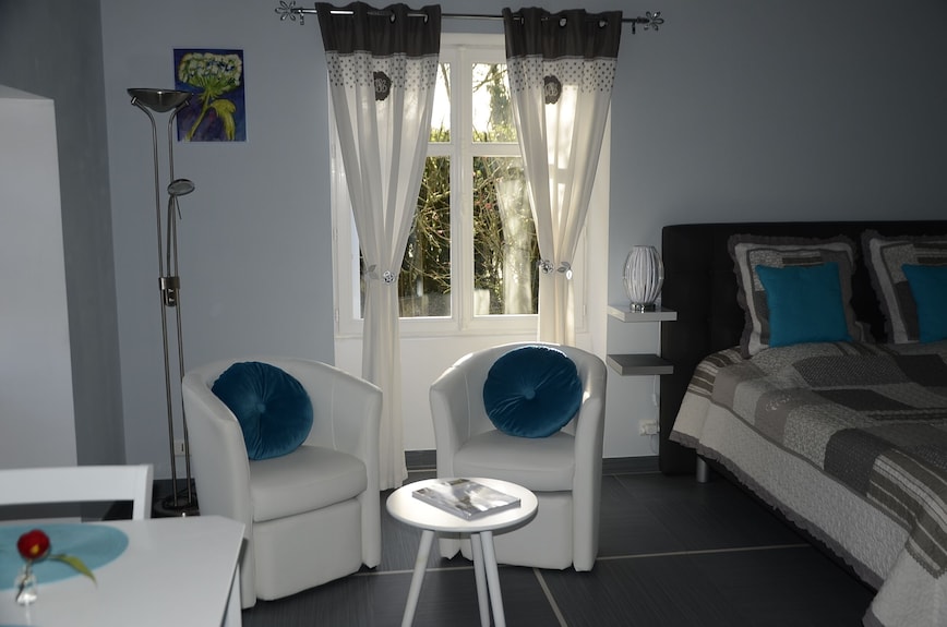 Chambre Hotes Piscine Privative Chauffée Et Jacuzzi Pres Saumur Et Doue En Anjou - Maine-et-Loire