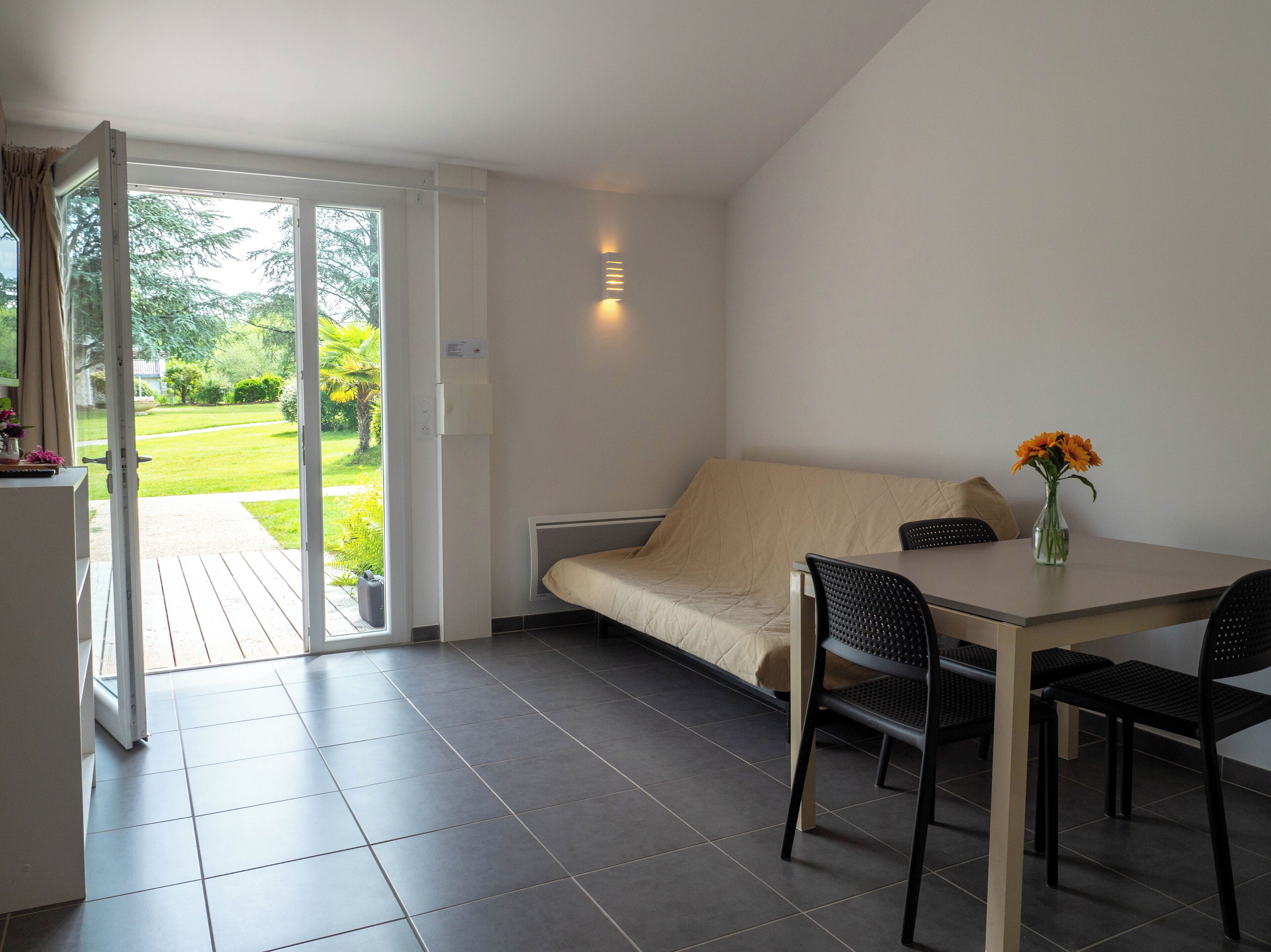 Espalion,  Logement 6 Personnes 2 Chambres, Piscine Chauffée, Idéal En Famille - Espalion