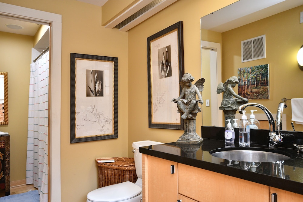 Luxury Loft Sleeps 6 On Main Street, Noma Square - Piedmont, SC