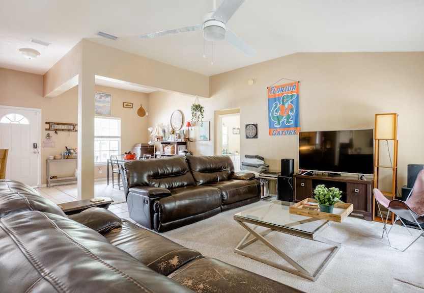 Gator Alumni House、キャンパスから2マイル - ゲインズビル, FL