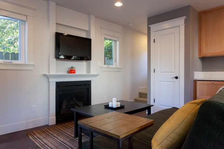 Cottage Featuring Lots Of Room, Parking, And Easy Access To The Best Of Portland - Oregon