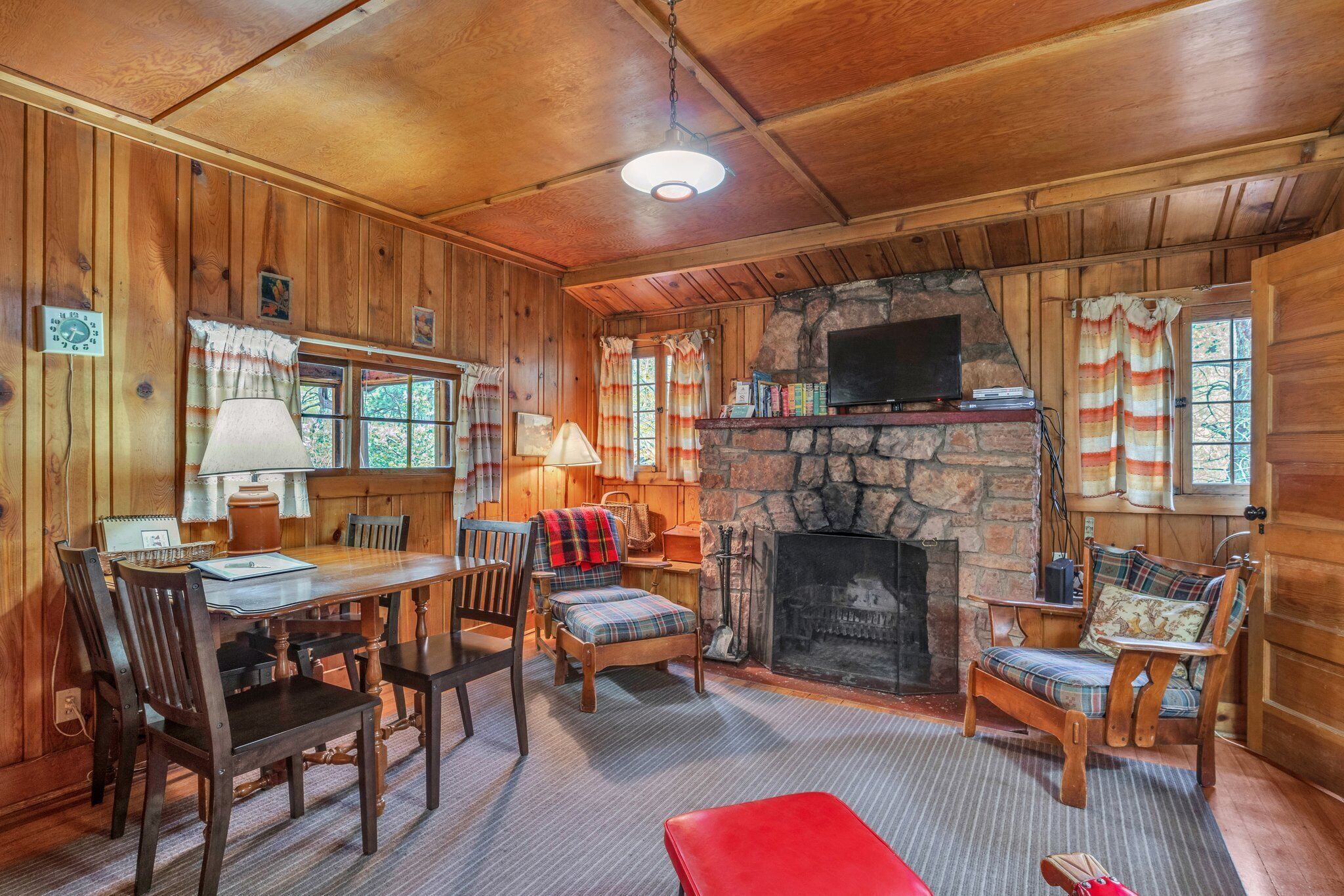 12 Best Pet-Friendly Mountain Cabins Near Pikes Peak, Colorado ...