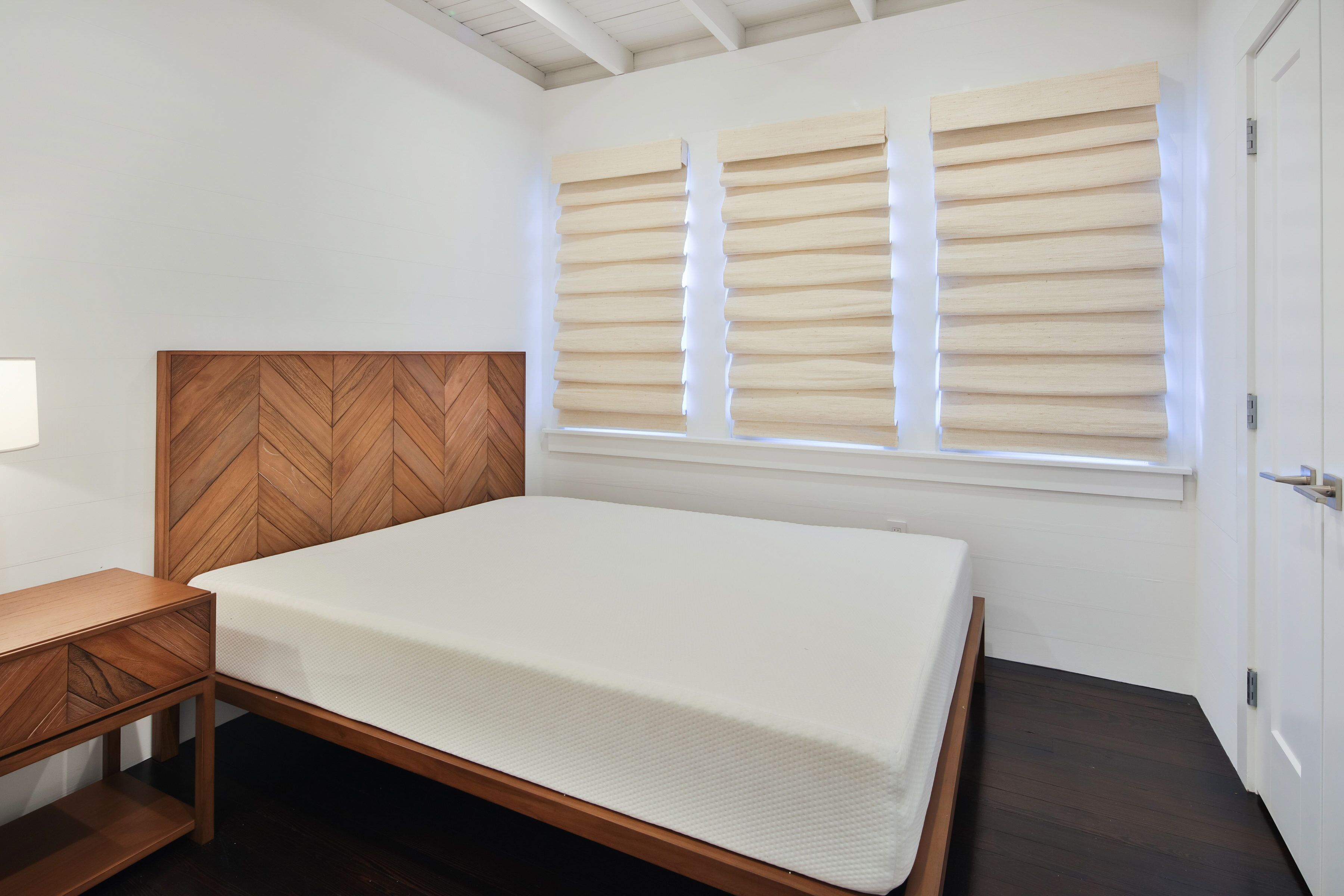 Completely Transformed Hampton Style Cottage!! 2 From Beach!!\n - New Jersey