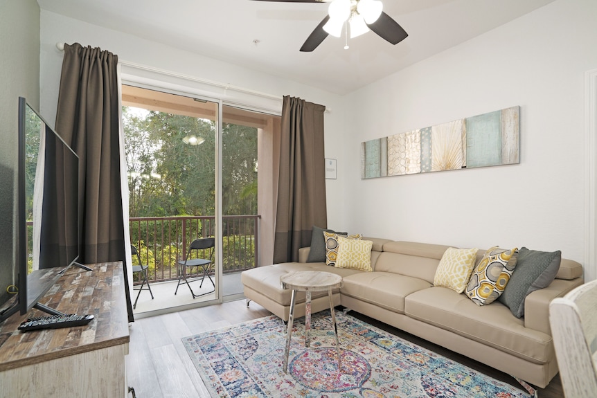 3 Bed 2 Bt Ground Floor Totally Remodeled! Wow! - Aquatica Orlando, Kissimmee