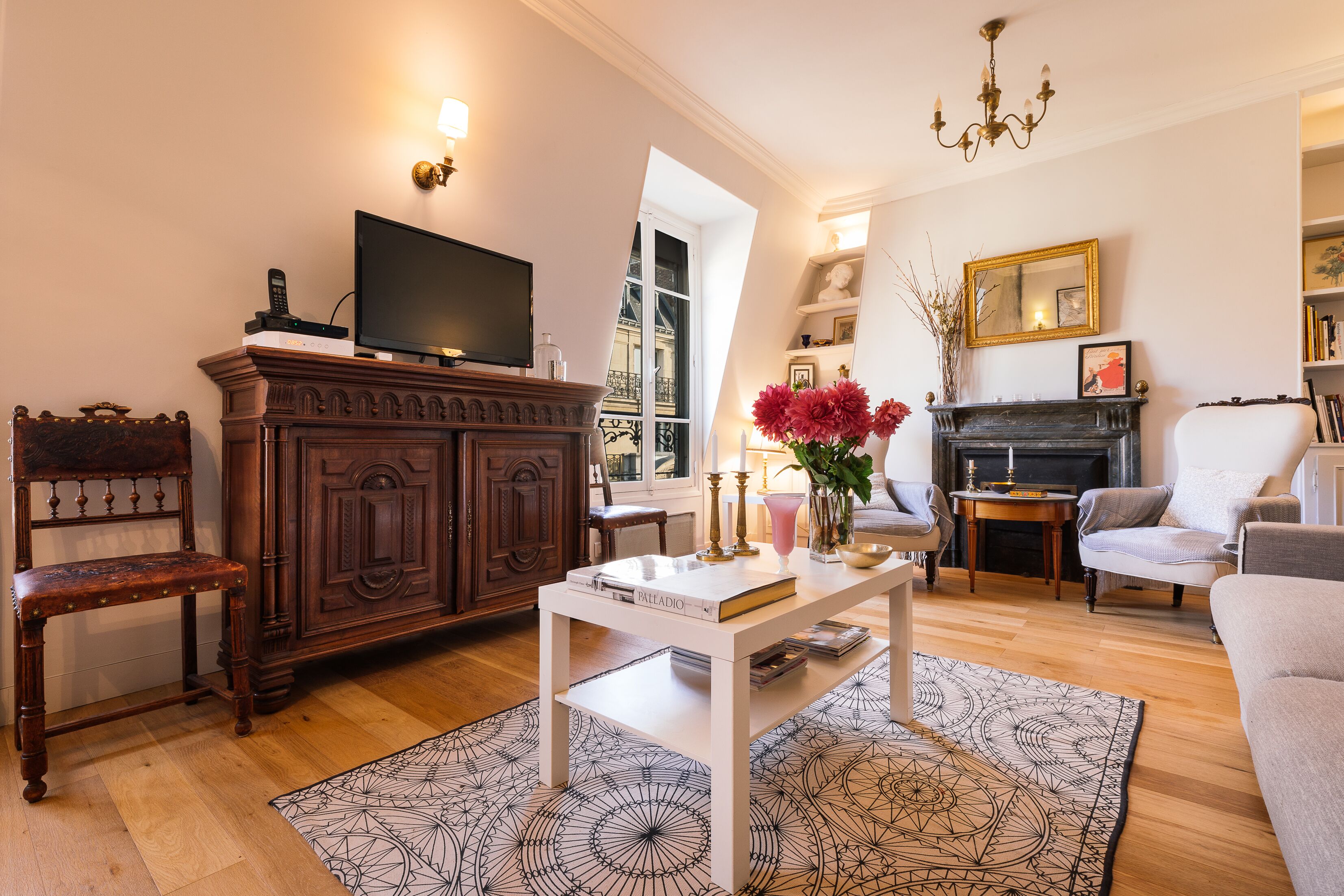 Romantic Luxe Top Floor 1br Eiffel Tower View A/c - Paris