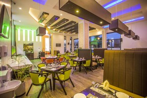 Pequenos-almoços, almoços e jantares servidos