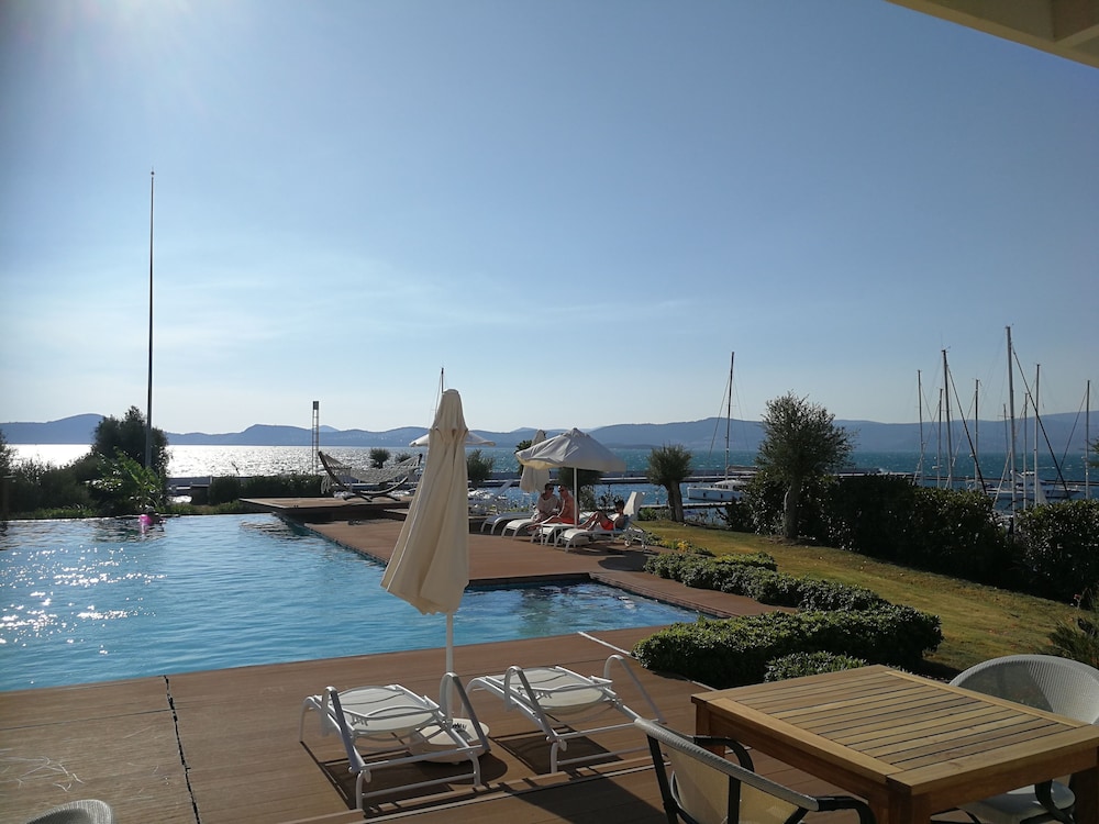 Egesu Marina Guest House - Güllük