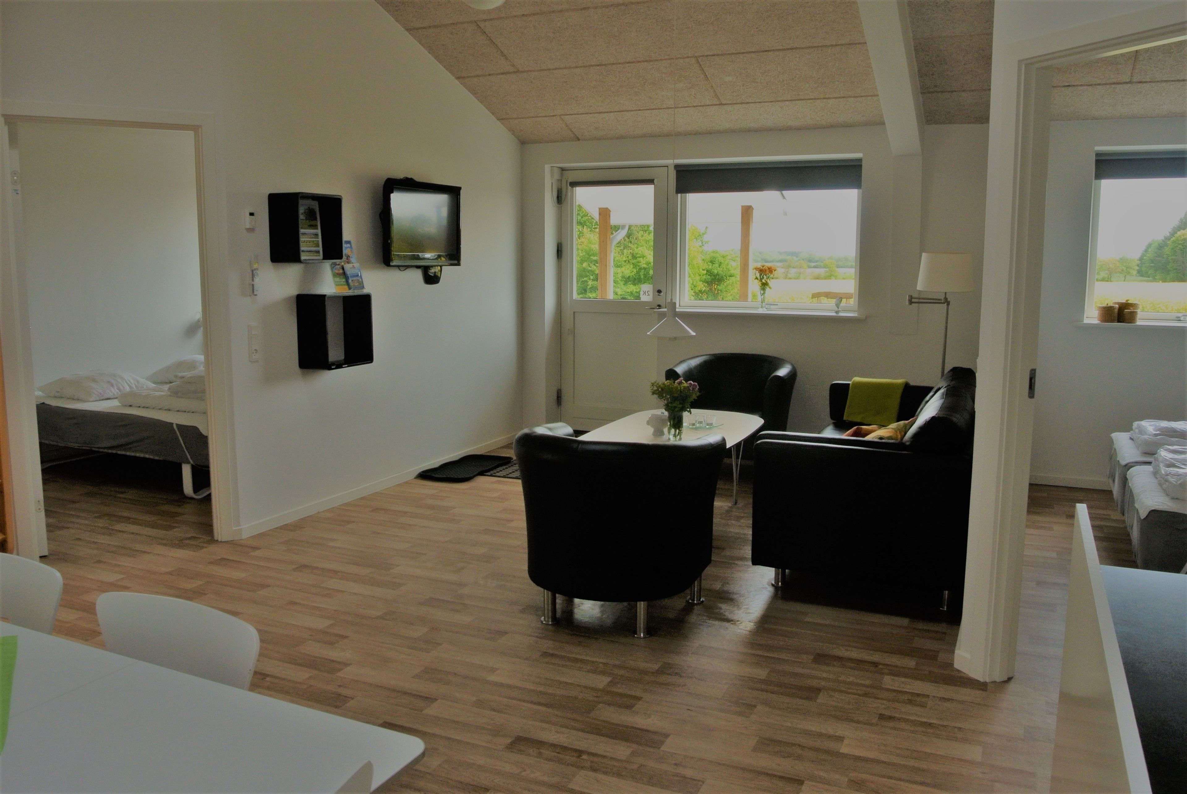 Apartamento, 2 quartos, não fumadores (excl. towel / bedlinen) | Sala | Televisor LED 