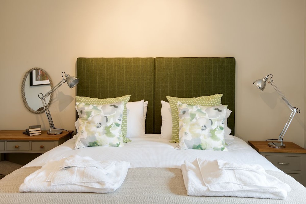 Byre, Gattonside - Sleeps 4 In 2 Bedrooms - Melrose