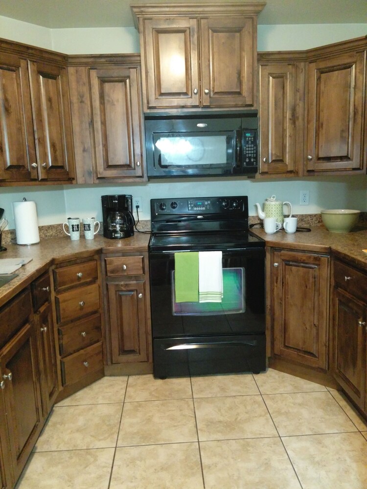 The Cambree:  A 3 Bedroom, 2 Bath Fully Furnished  Deluxe Condo - Goshen, UT