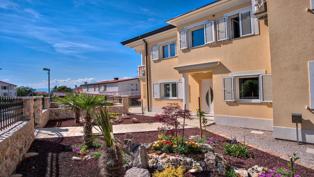 Villa In Njivice On The Island Krk-swimming Pool, Bbq, Seaview, Garden**** - Croatia