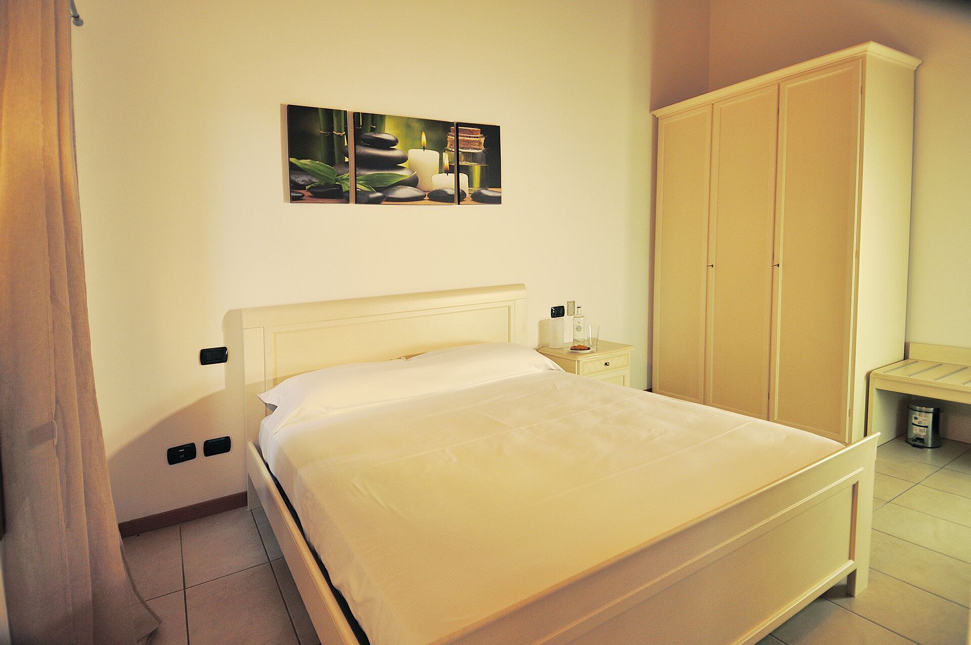 Roupa hipoalergénica, edredões de penas, minibar, quartos insonorizados 