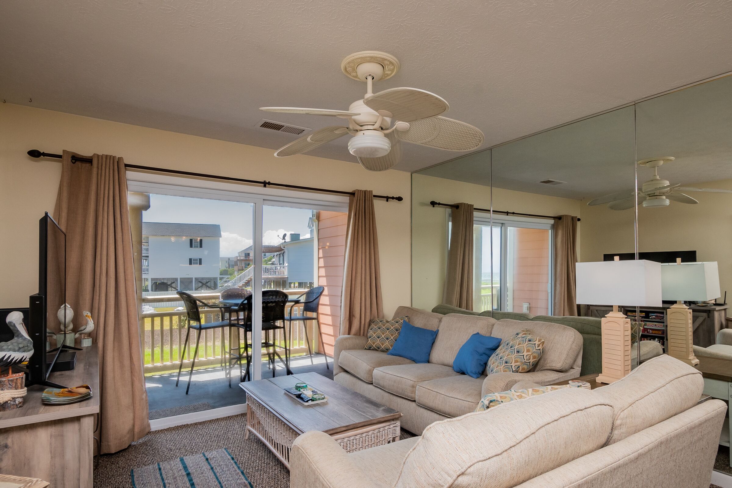 A Pelican's Paradise: Condominio De 2 Habitaciones / 2 Baños Con Piscina Comunitaria Y Vista Al Mar - Bald Head Island, NC