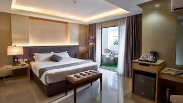 Quarto, sacada (J7 Premier 2) | Frigobar, escrivaninha, quartos à prova de som, Wi-Fi de cortesia