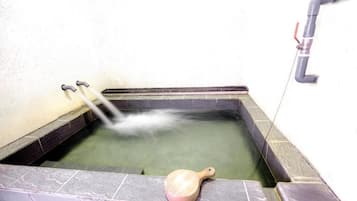 Banheira de hidromassagem interior