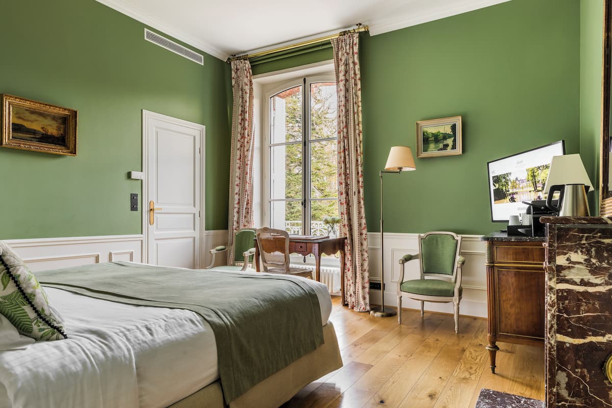 Quarto Clássico (Superior Château) | Minibar, cofre no quarto, com decoração personalizada