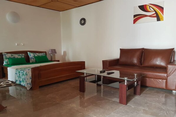 Suite Superior, 1 cama queen-size | Secretária, cortinas/cortinados opacos, ferro/tábua de engomar 