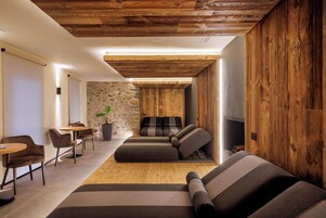 Sauna seca, banheira de hidromassagem, sauna a vapor