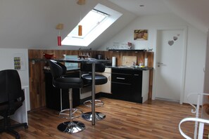 Estúdio | Refeições no quarto