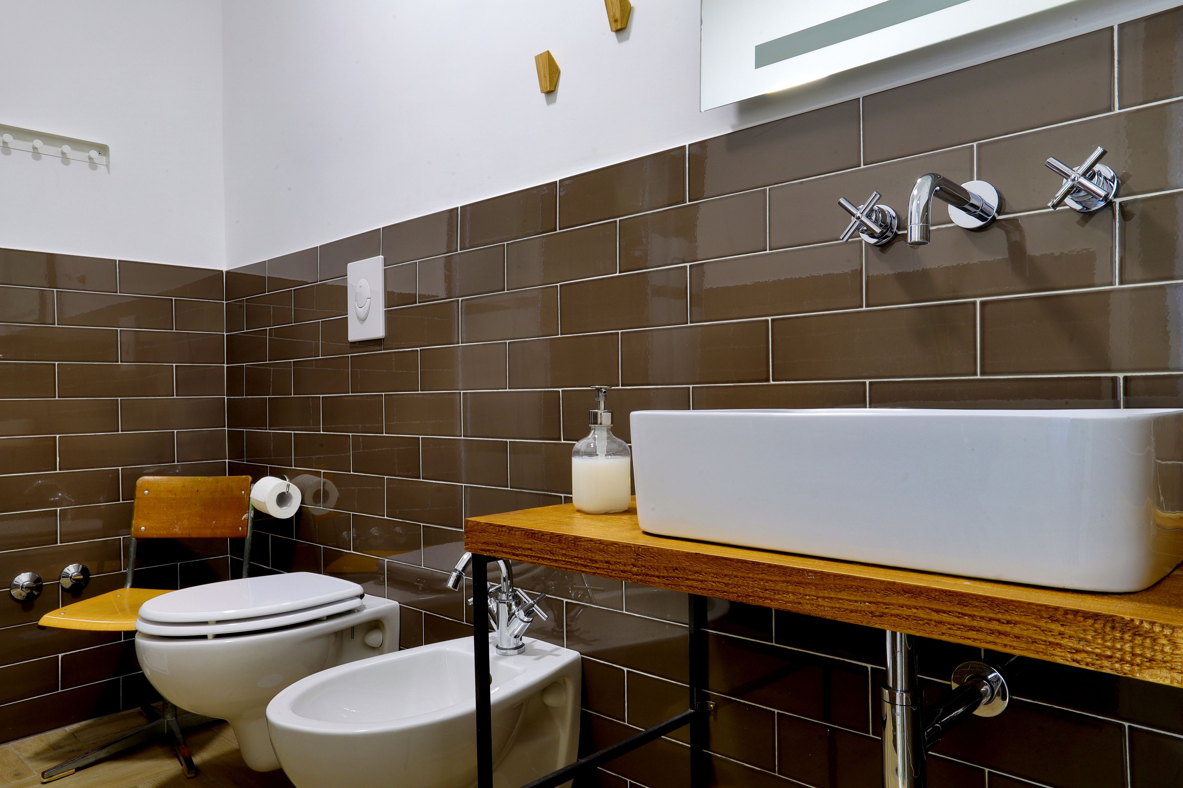 Suíte júnior | Banheiro | Chuveiro, secador de cabelo, bidê, toalhas de banho