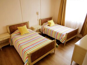 Cabana standard, para não fumantes | 2 quartos, cortinas blackout, Wi-Fi de cortesia, roupa de cama