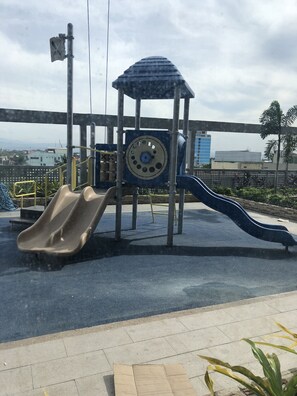 Área de recreio para crianças (ao ar livre)