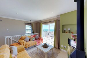 Casa Familiar, 3 quartos, não fumadores, vista para o oceano | Sala | TV de ecrã plano 