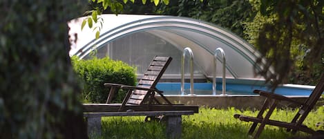 Piscina externa sazonal