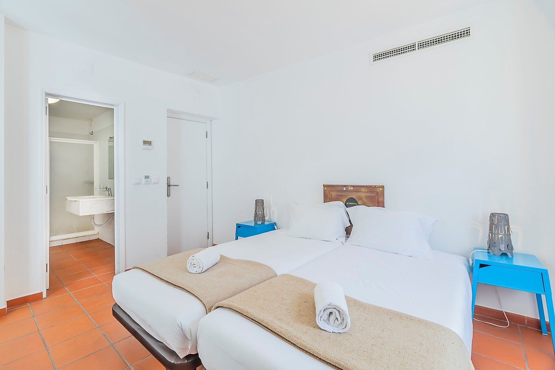 Quarto Twin | Wi-fi grátis, roupa de cama fornecida 