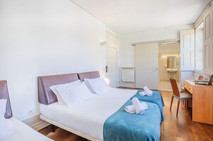 Quarto Twin, acessível | 6 quartos, cortinas/cortinados opacos, ferro/tábua de engomar