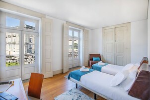 Quarto Twin | 6 quartos, cortinas/cortinados opacos, ferro/tábua de engomar
