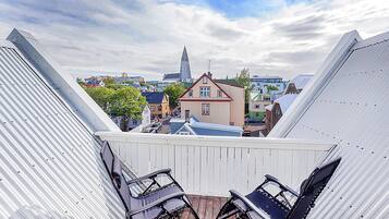 Apartamento urbano, várias camas, sacada, vista para a cidade (402) | Vista do quarto