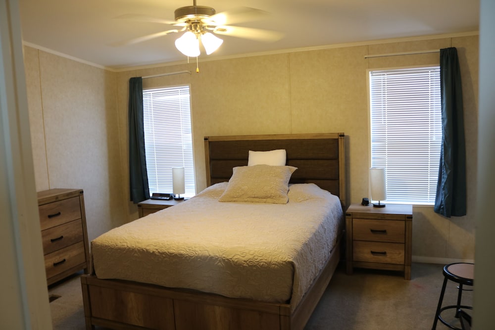 23 Miles To Prairie Fire Nevada/front Sight, Not Far From Death Valley. - Saddle West Hotel Casino RV Resort