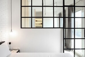 Loft | Roupa de alta qualidade, cofre no quarto, secretária 