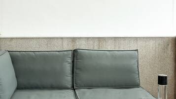 Loft | Sala de estar | TV de tela plana, DVD player