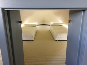 Quarto casal (Attic room - child up to 14years)