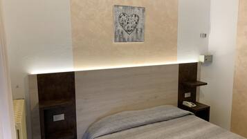 Quarto Duplo ou Twin Comfort | Cofre no quarto, Wi-fi grátis, roupa de cama fornecida