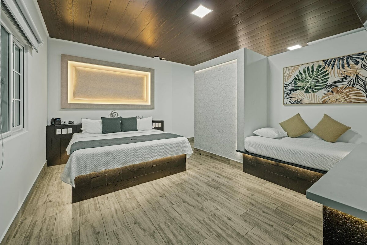 Roupas de cama premium, cofres nos quartos, individualmente decorados