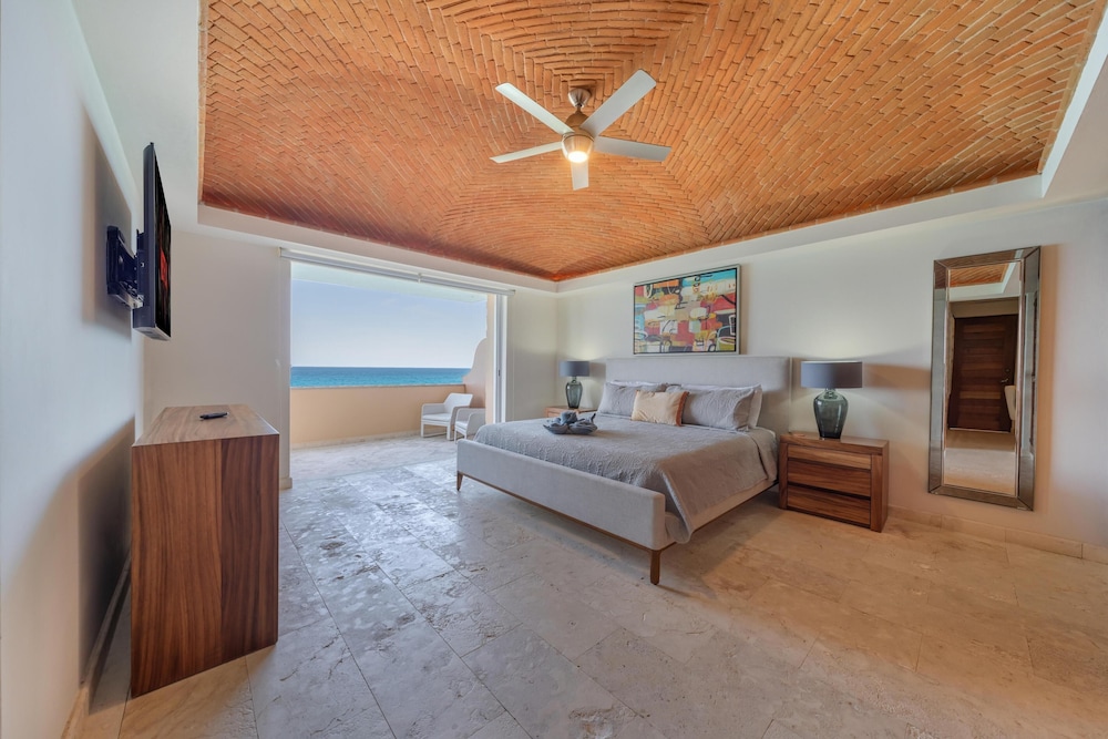 Modern + Private. 3 Br Ph W/ Ocean View - Isla Mujeres